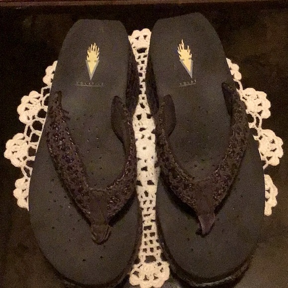 Volatile | Shoes | Volatile Flip Flop | Poshmark